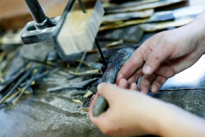 How Horn Combs Are Made